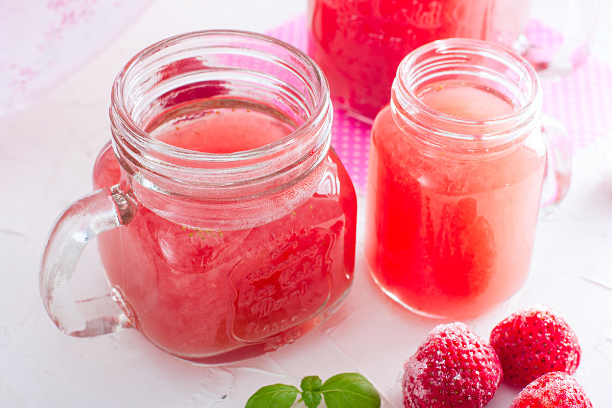 Try these 5 "Russian babushka" recipes for a strawberry summer - Russia ...