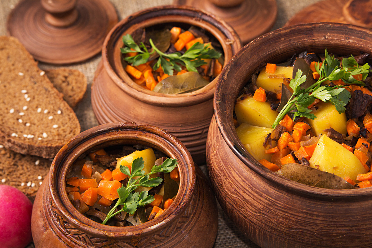 4 Russian stove recipes that are doable at home - Russia Beyond