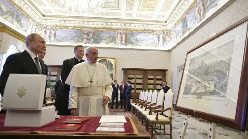 Путин му го подари на папата Франциск филмот „Грев“ Russia Beyond Македонија