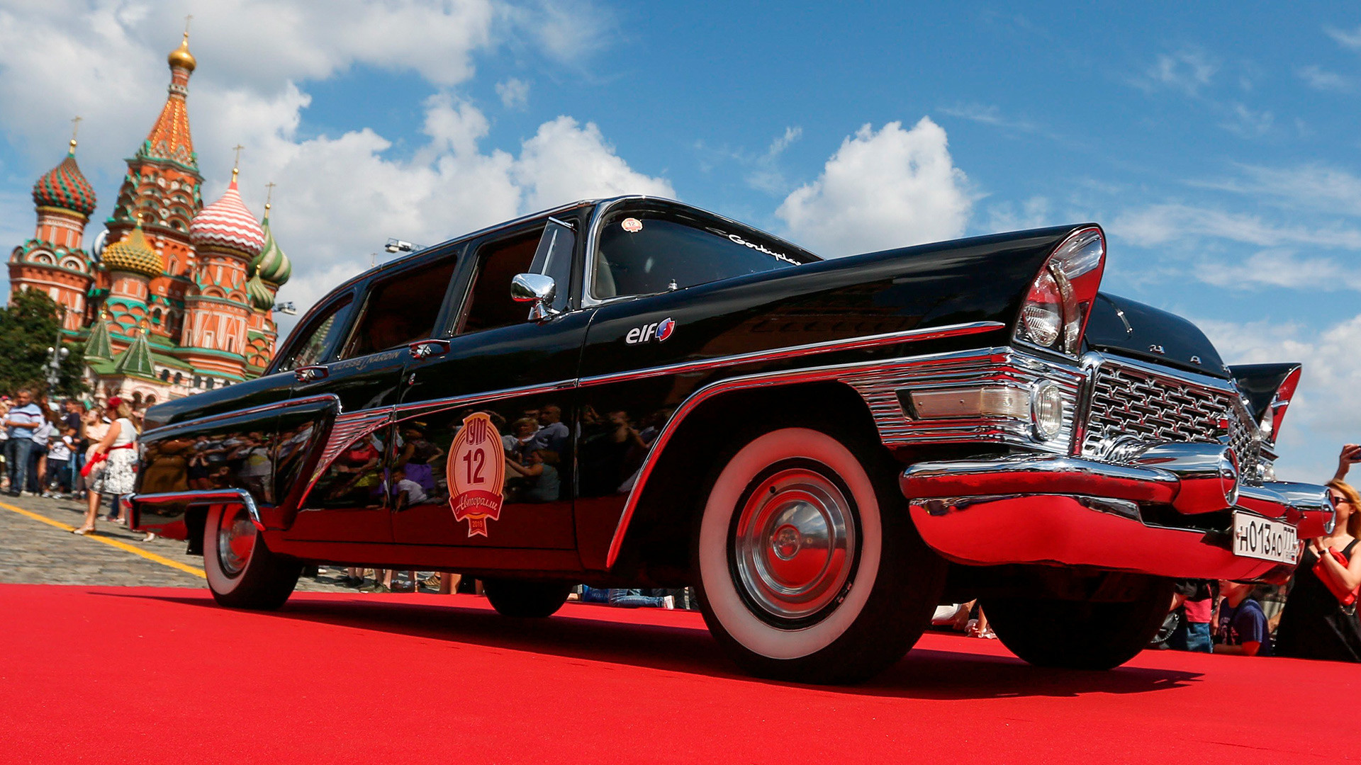 114 RETRO cars hit Red Square (PHOTOS) - Russia Beyond