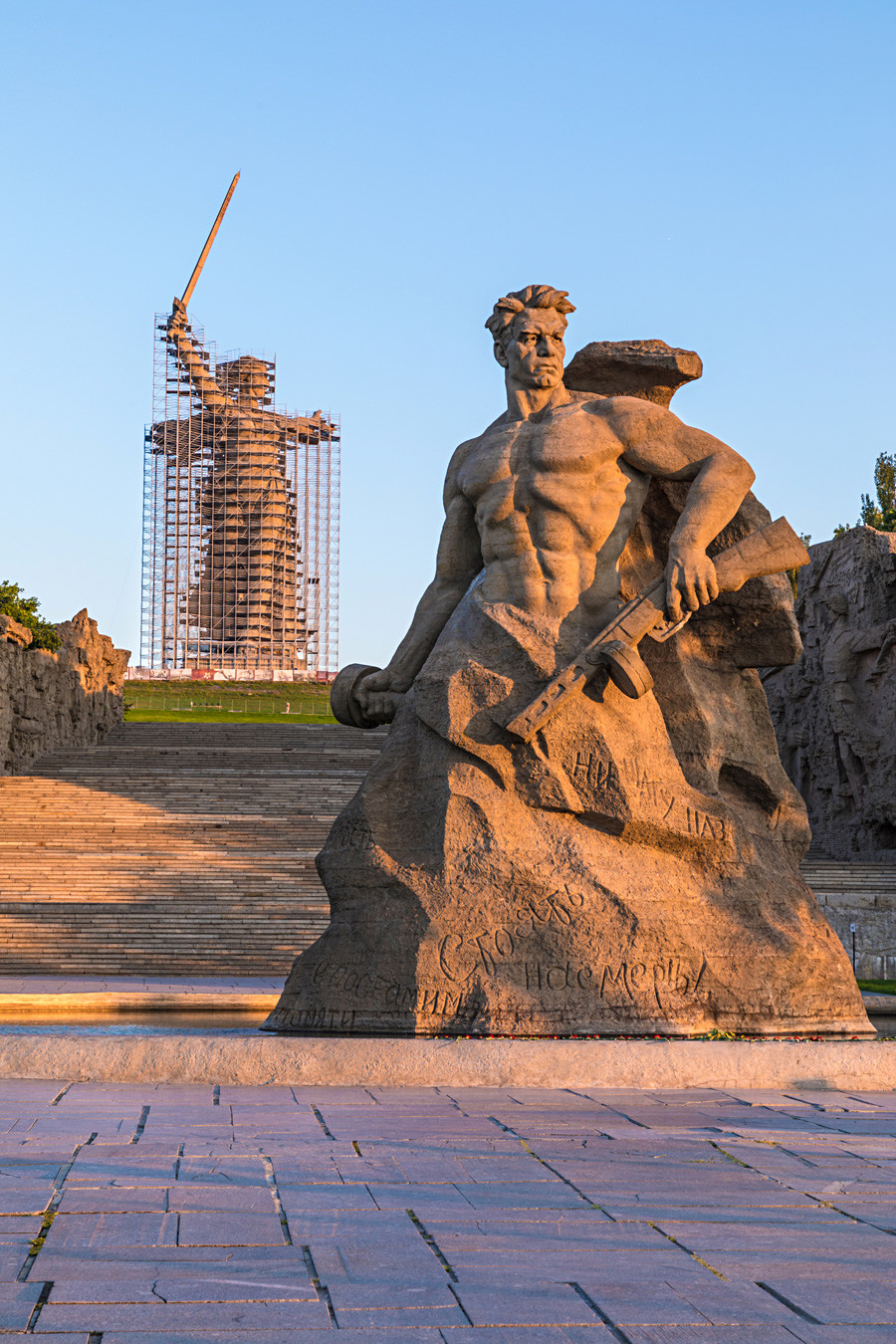 Giant Motherland Calls monument gets an EPIC facelift (PHOTOS) - Russia ...