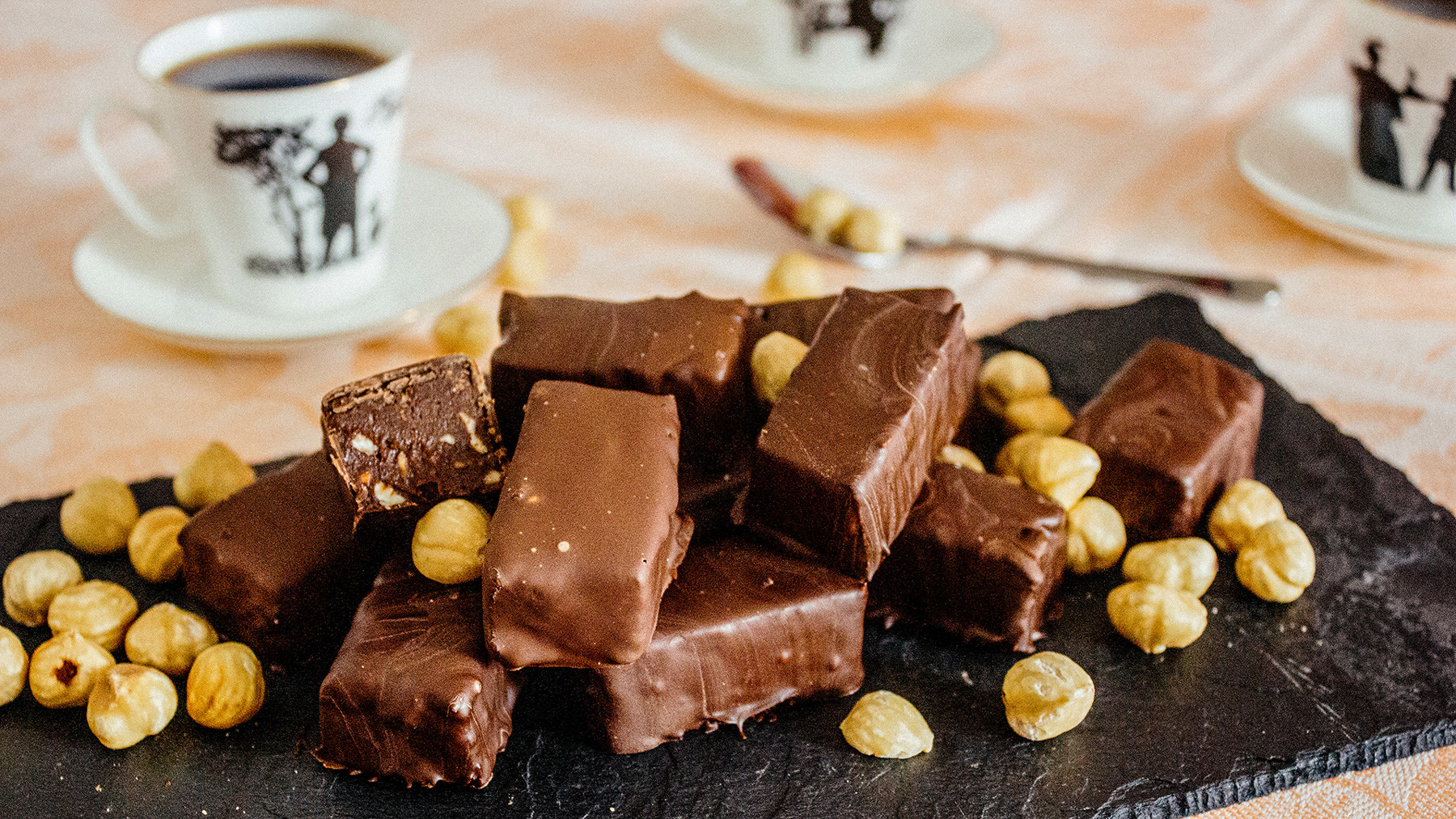 How to cook Soviet praline with crushed hazelnuts at home - Russia Beyond