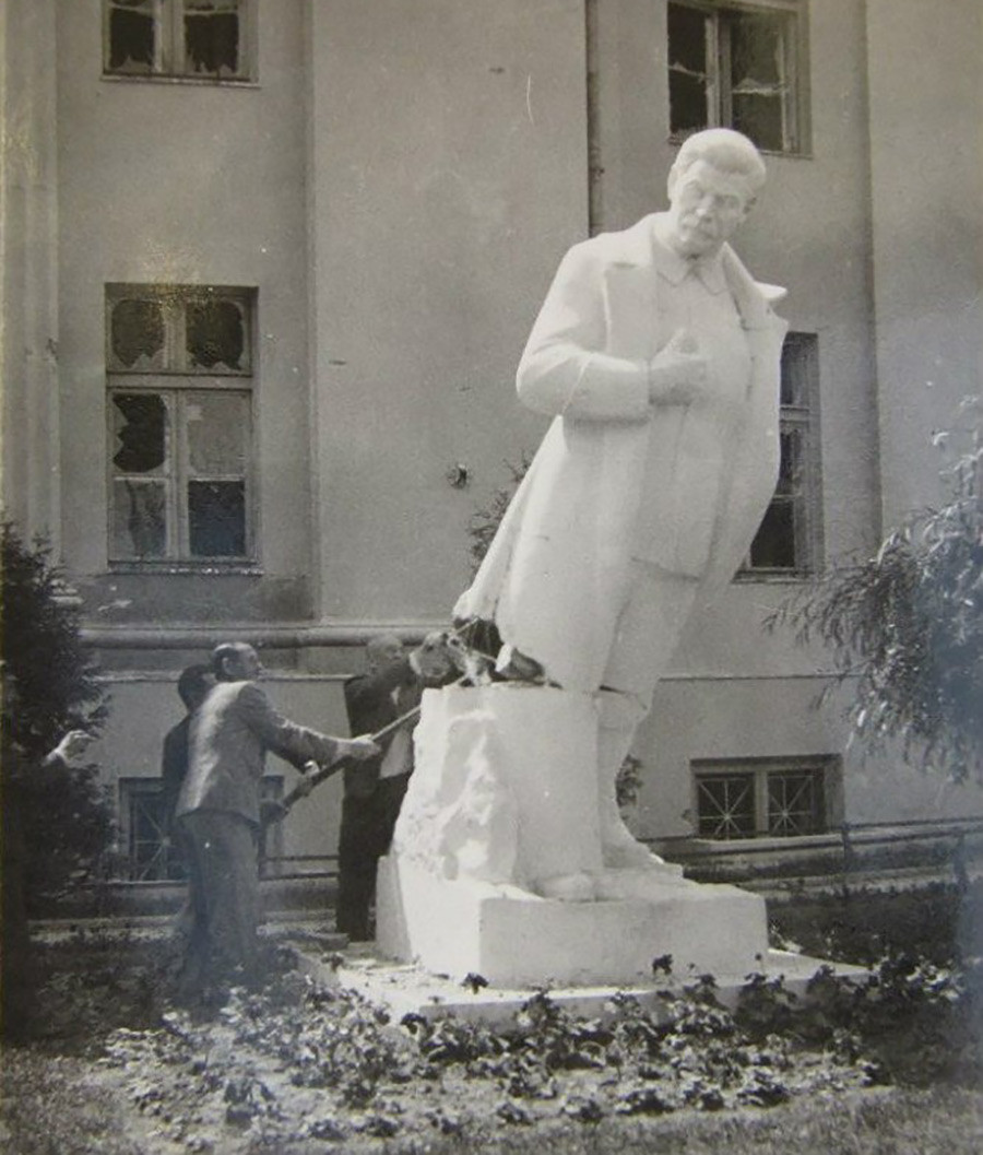 Warum Stalins Leichnam in einer Halloween-Nacht aus dem Lenin-Mausoleum ...