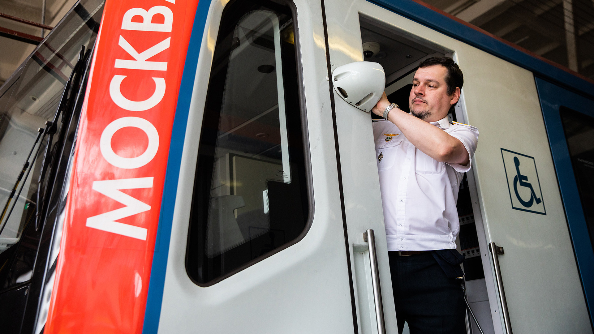 Why is the Moscow Metro so fast and efficient? - Russia Beyond