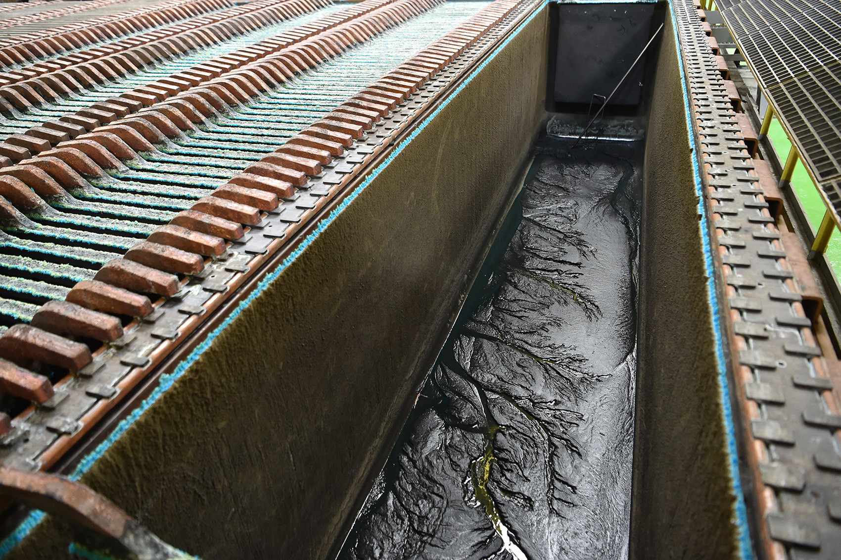 How do Russian metal experts turn sludge into gold? (PHOTOS) - Russia ...