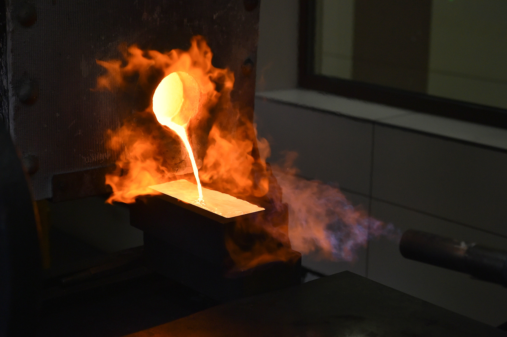 How do Russian metal experts turn sludge into gold? (PHOTOS) - Russia ...