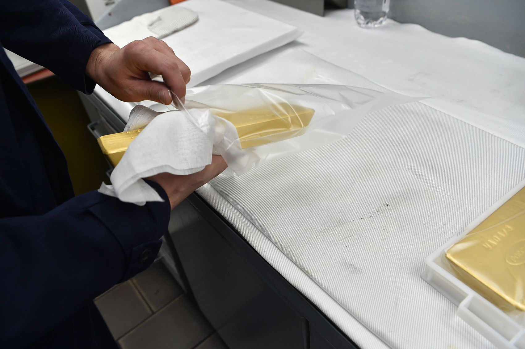 How do Russian metal experts turn sludge into gold? (PHOTOS) - Russia ...