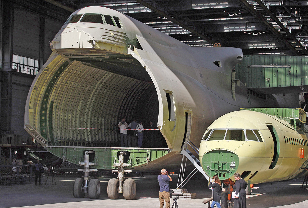 This is how the world's largest aircraft looks like UP CLOSE (PHOTOS ...