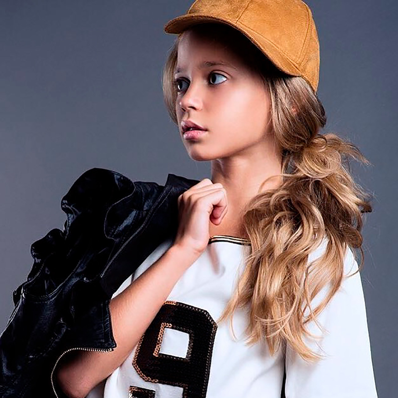 シベリア出身の少女モデルがヨーロッパのファッションショーを魅了するまで - ロシア・ビヨンド