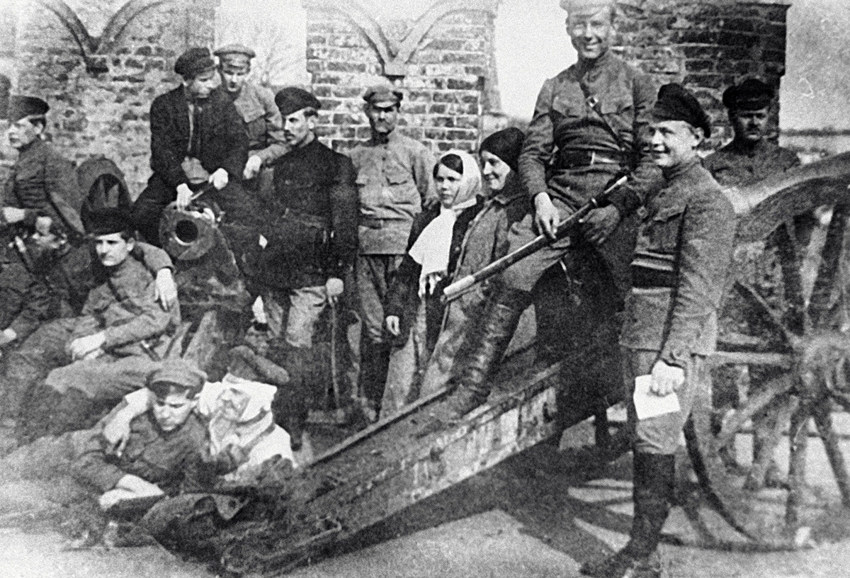 How Latvians defended communism in Russia - Russia Beyond