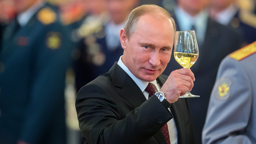 ¿Un brindis con Putin? (Vídeo) - Russia Beyond ES