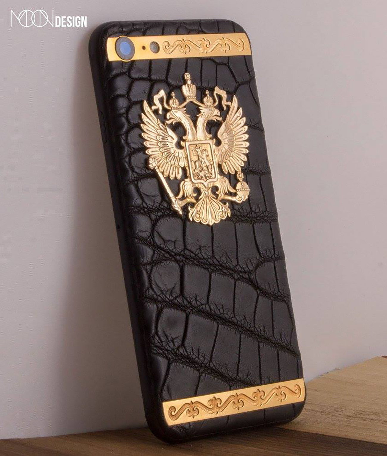 6 eye-poppingly expensive “Russian kitsch”-style phones and accessories ...