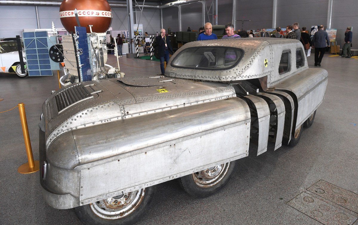 Lima Fakta Unik Mobil Amfibi Soviet Beroda Delapan - Russia Beyond