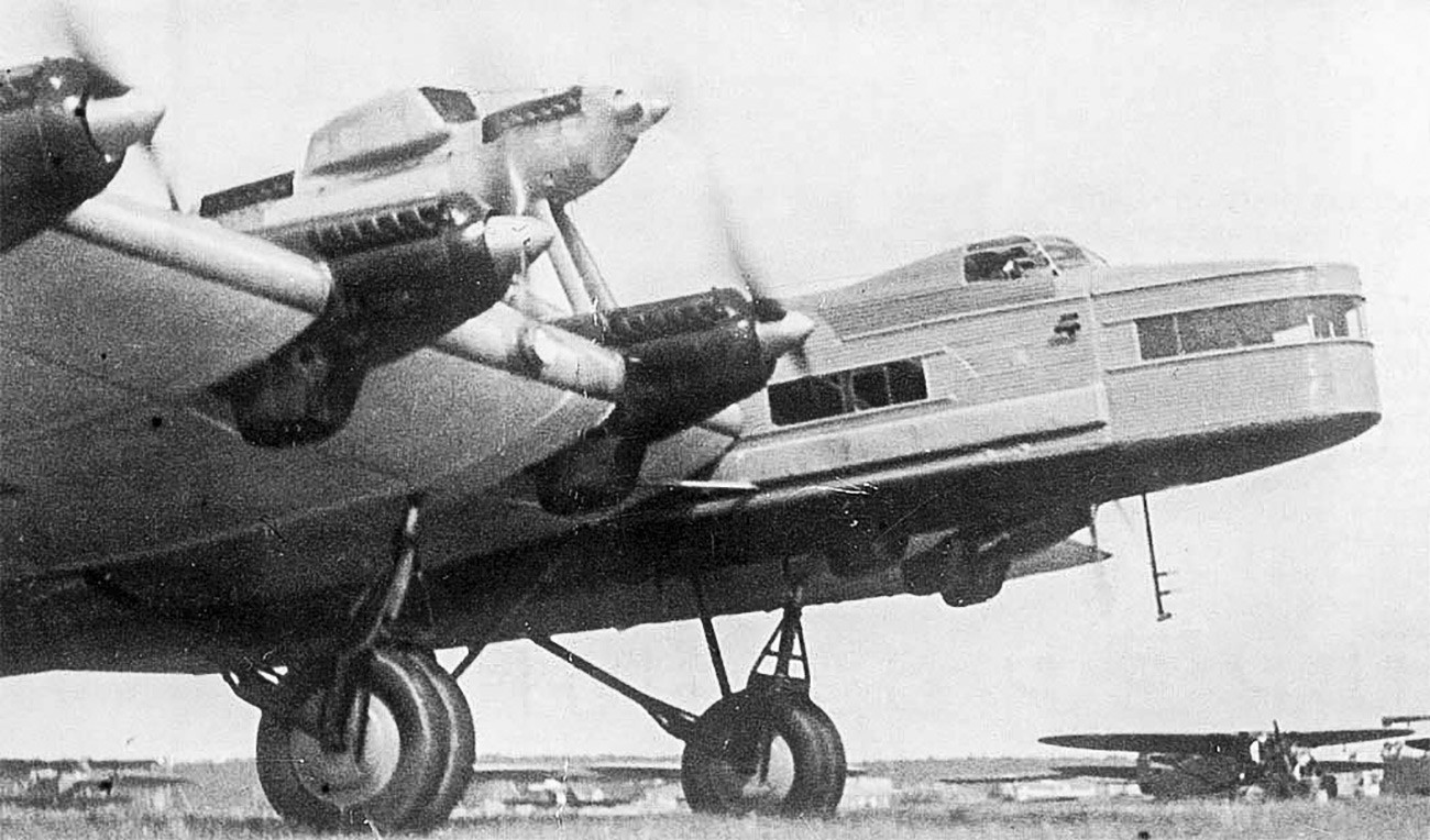 How the Soviet Union's (and the world's) largest plane died in flames ...