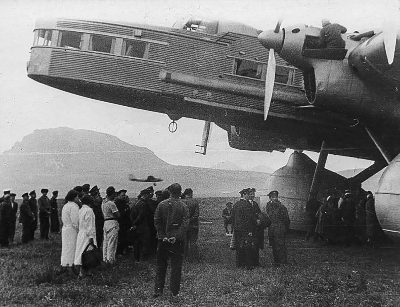 How the Soviet Union's (and the world's) largest plane died in flames ...