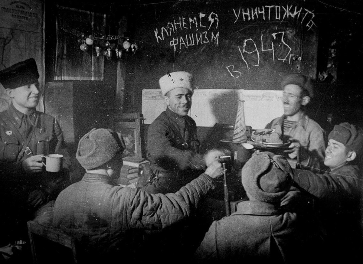 New Year during WWII: How Soviet people celebrated - Russia Beyond