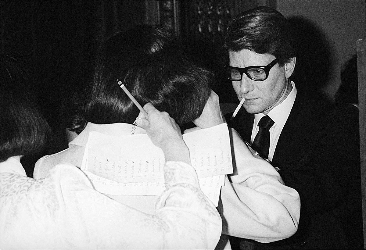 Lagerfeld & other fashion icons through the lens of a Soviet ...