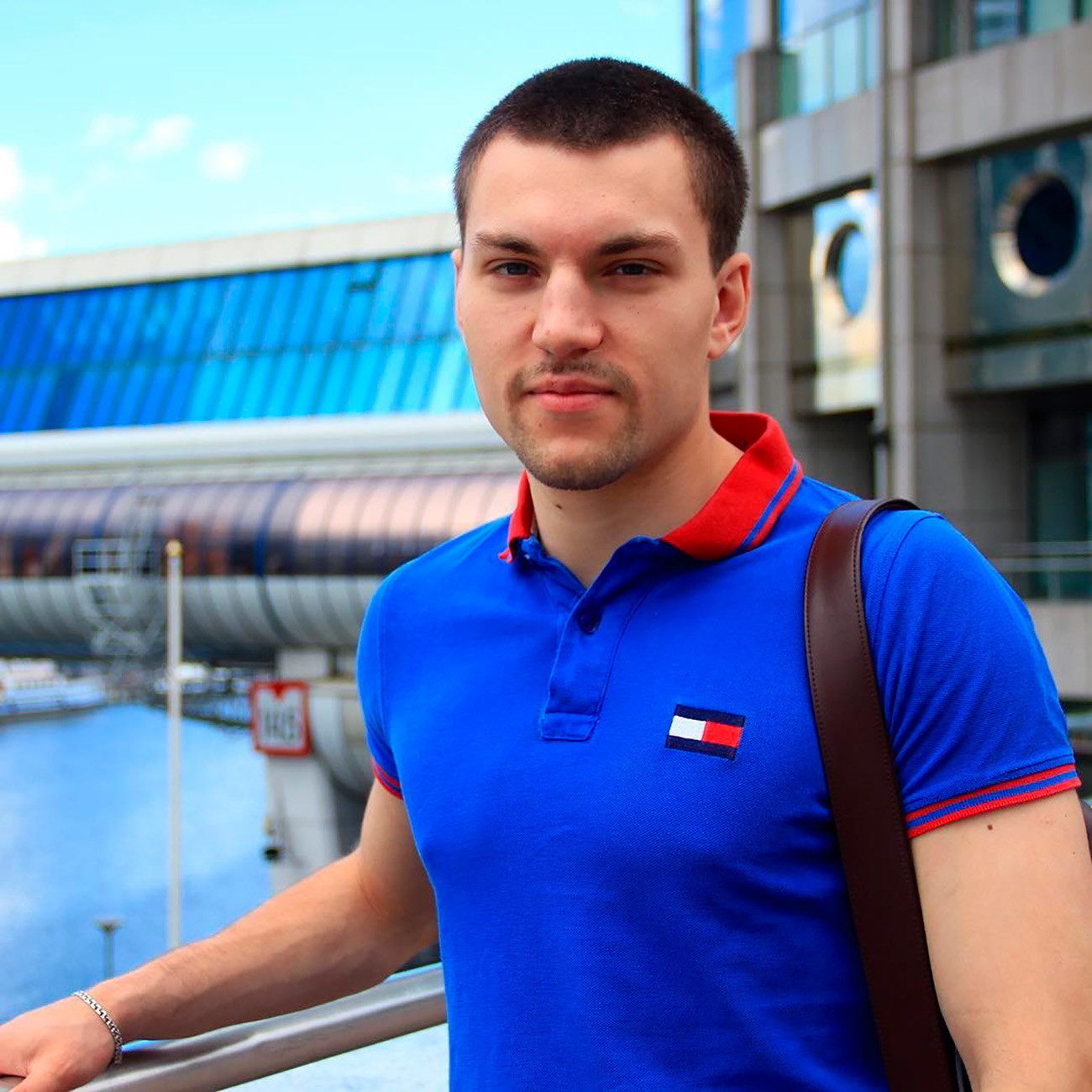 Pourquoi ces Russes friment-ils en t-shirt en plein hiver? - Russia ...