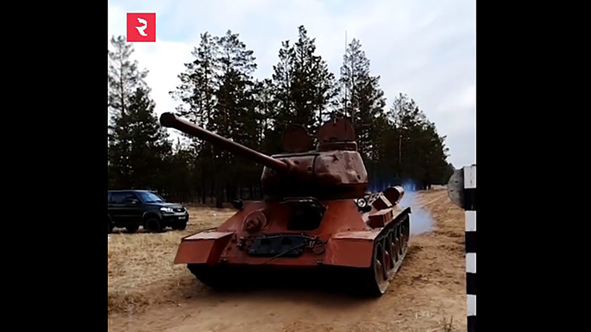75 años y este tanque T-34 sigue vivito y coleando (Vídeo) - Russia ...