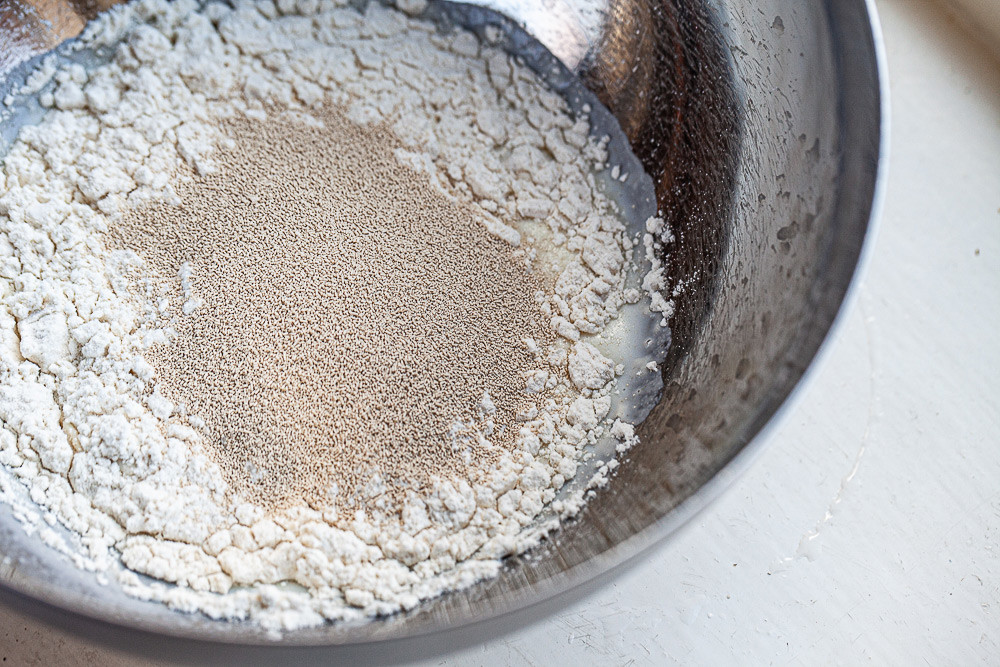 How to cook traditional Orthodox Easter Bread - kulich (RECIPE ...