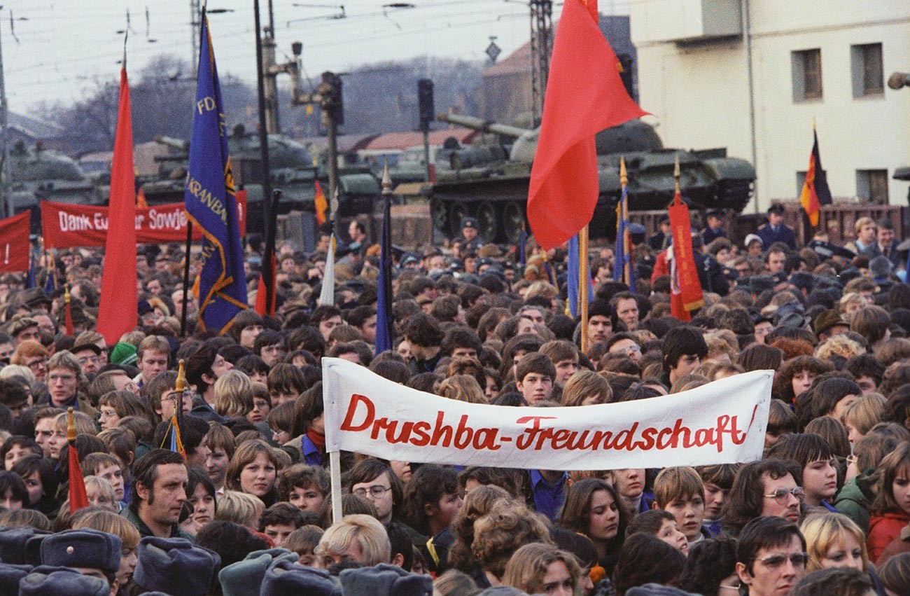 How the USSR pulled its troops from Eastern Europe - Russia Beyond