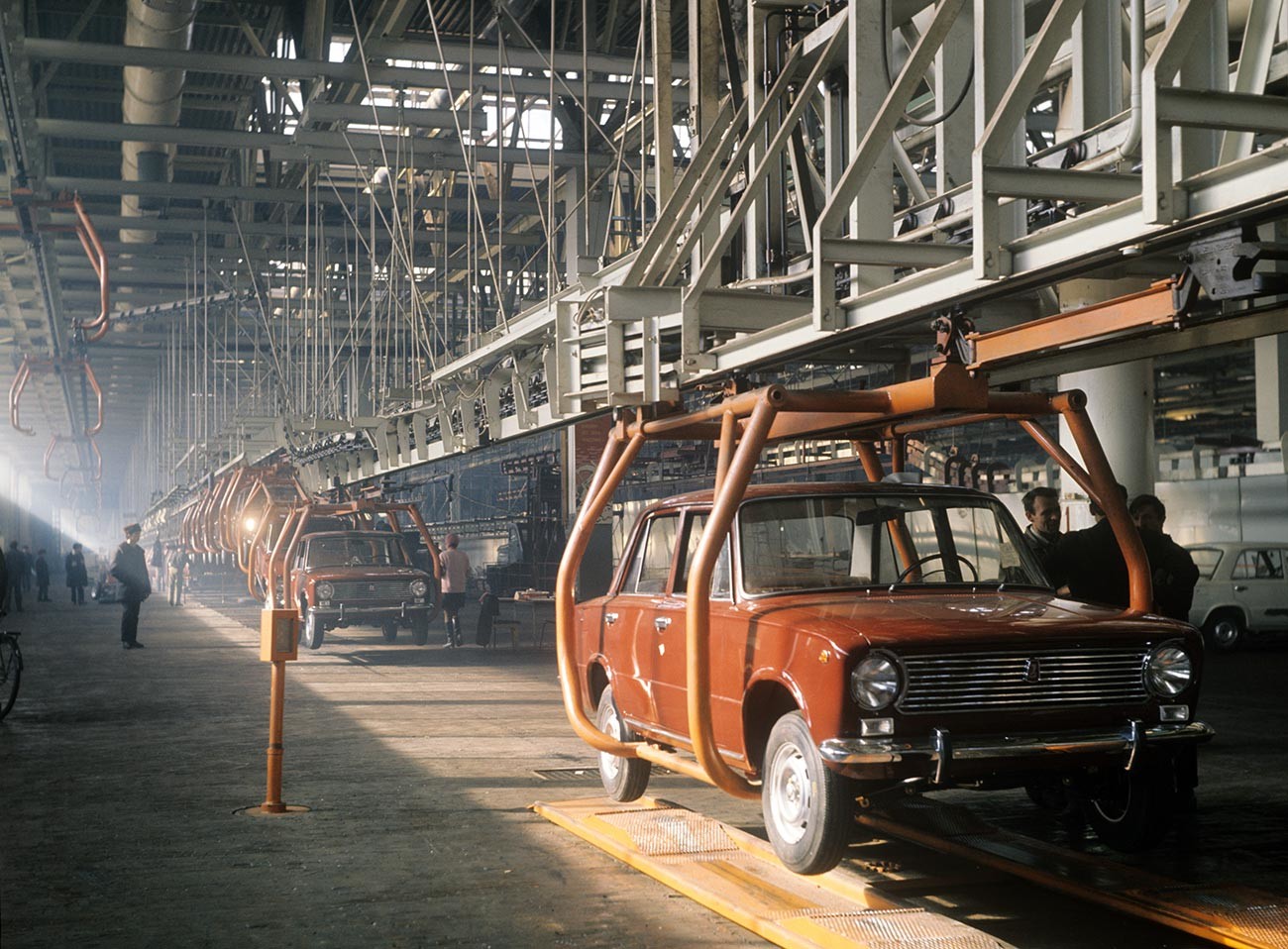 How the Lada 2101 became an iconic Soviet car - Russia Beyond