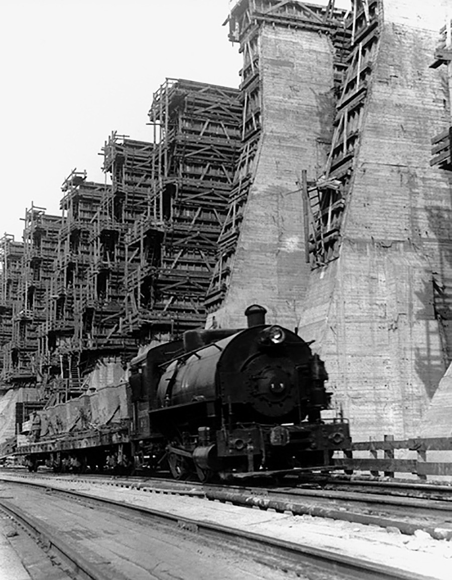 12 amazing photos from major construction sites in Russian and Soviet ...