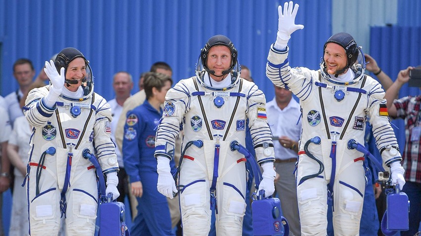 The evolution of Russia’s spacesuit - from Gagarin to now (PHOTOS ...