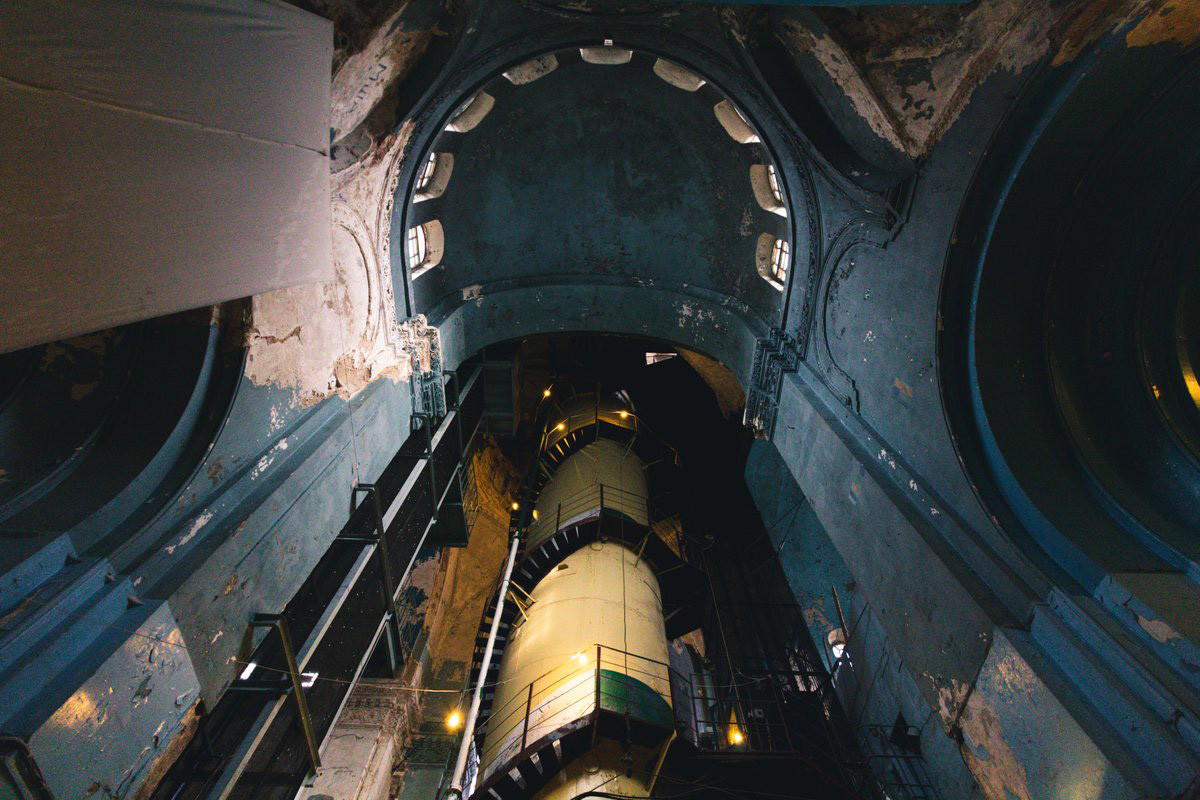 This cathedral was turned into a diving school with a MASSIVE diving ...