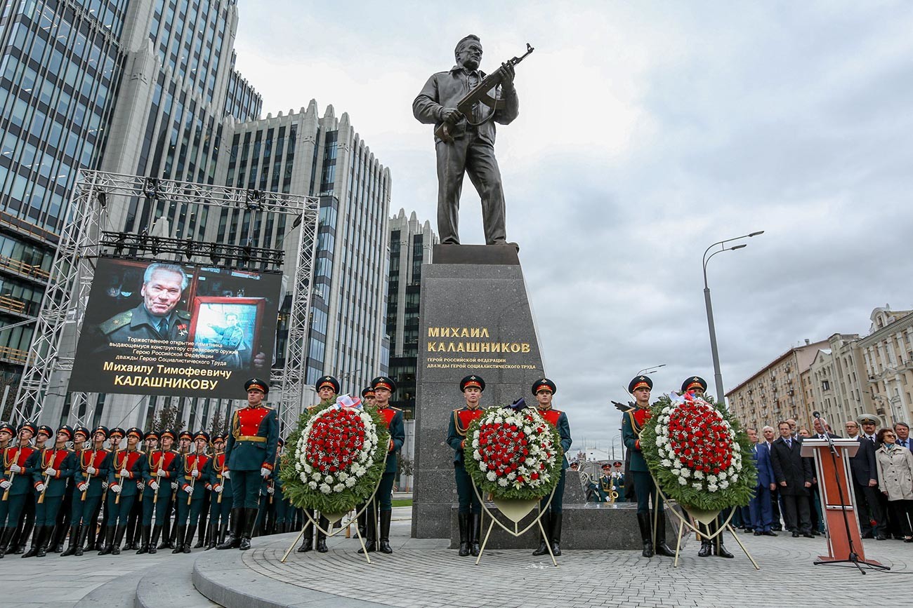 5 most controversial monuments in Moscow - Russia Beyond