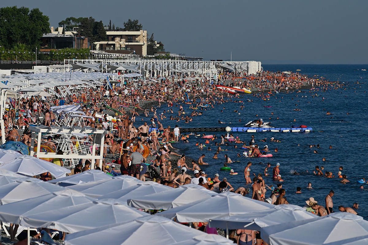 Russian beach resorts in CHAOS amid pandemic & closed borders (PHOTOS ...