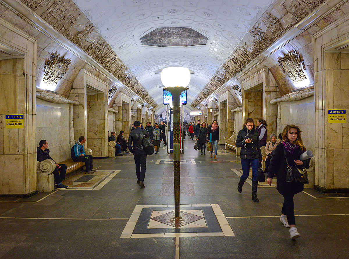 10 most remarkable chandeliers in the Moscow Metro (PHOTOS) - Russia Beyond