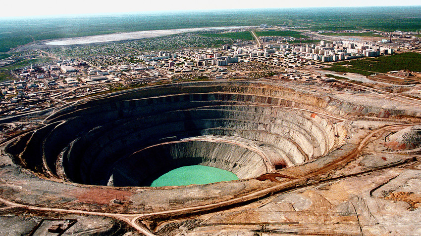 Leben am Rande des Abgrunds: Die Diamantenstadt Mirny (FOTOS) - Russia ...