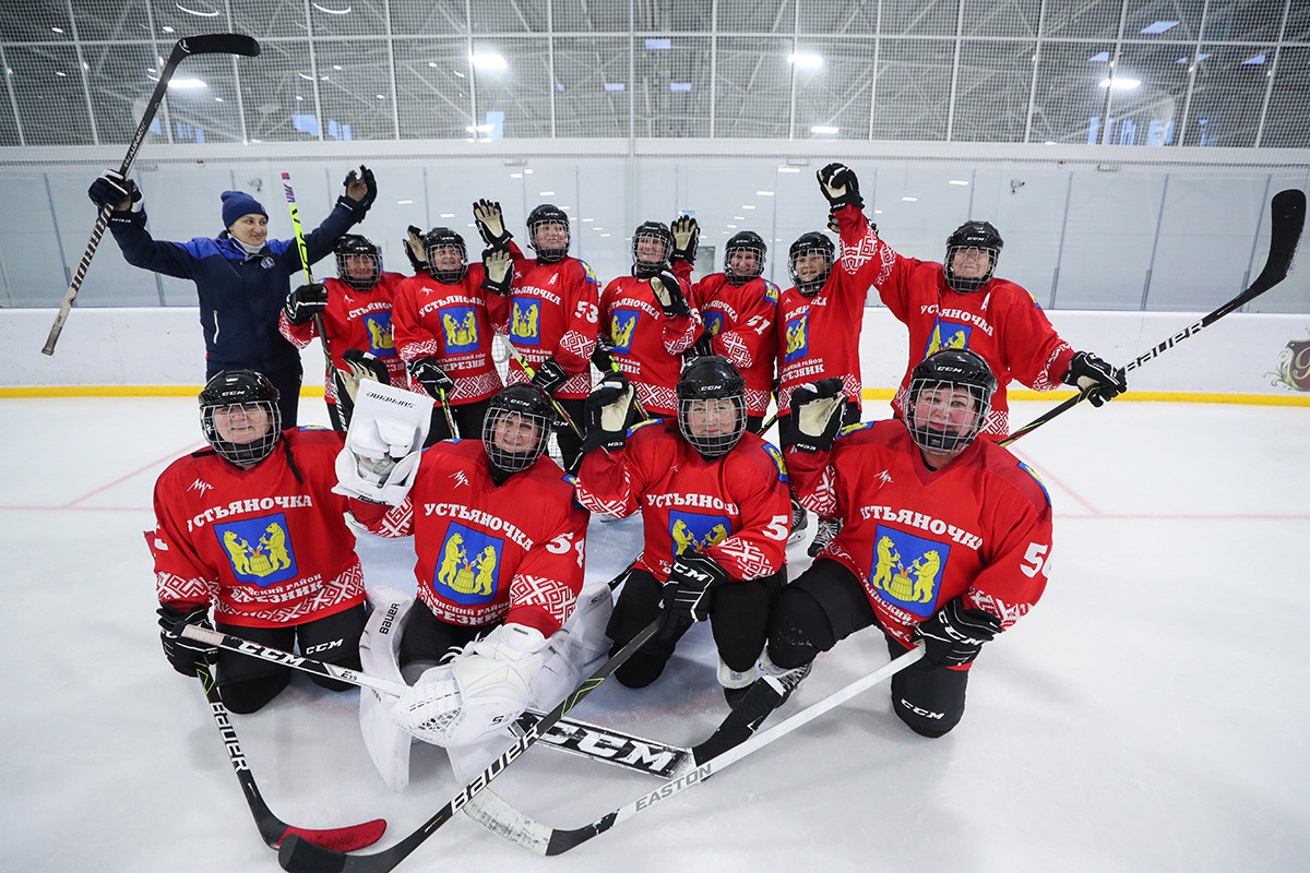 Meet the Russian babushkas playing ice hockey (PHOTOS + VIDEOS ...