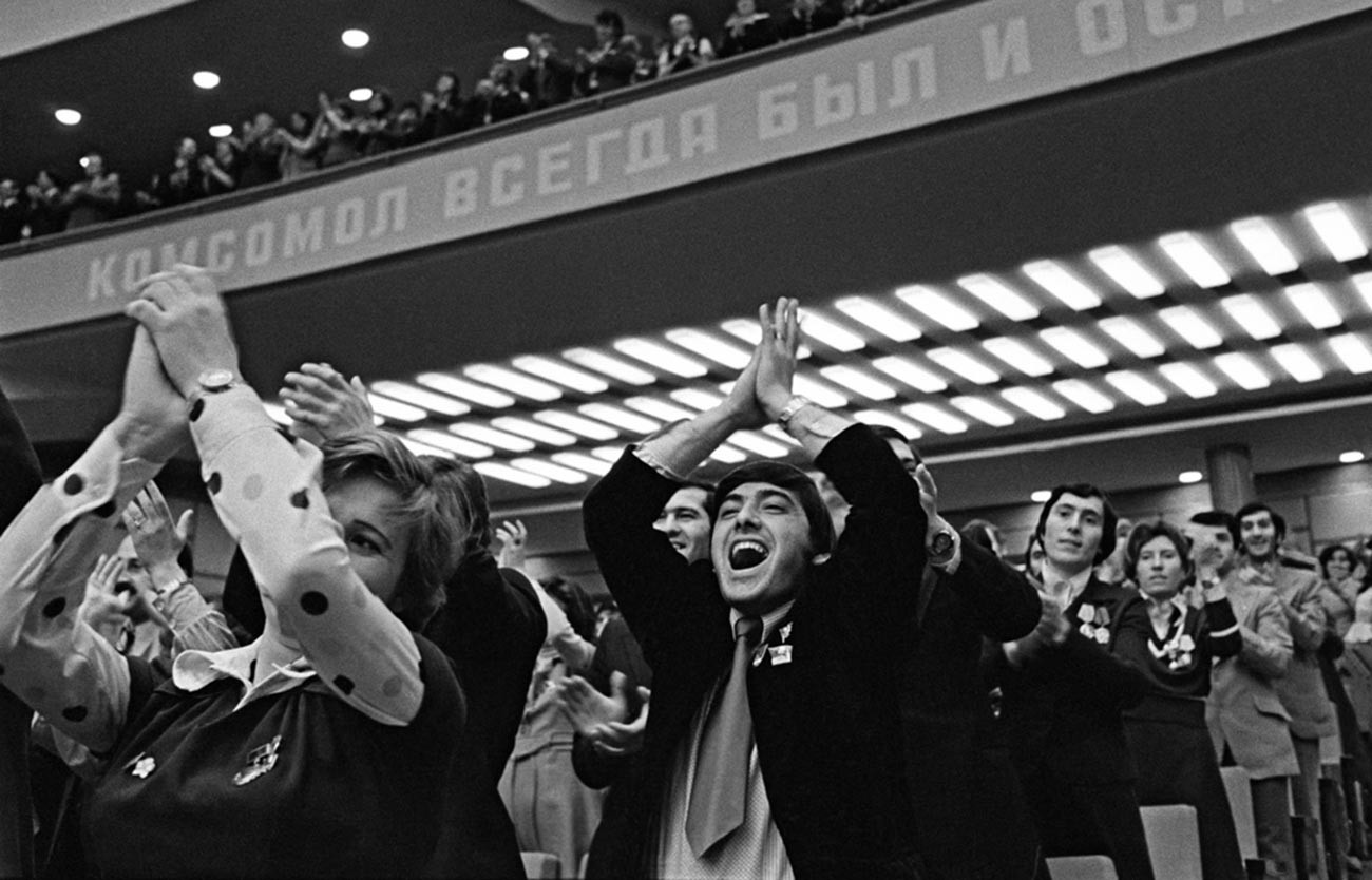 Why did Soviet people join ‘Komsomol’, the USSR youth organization ...