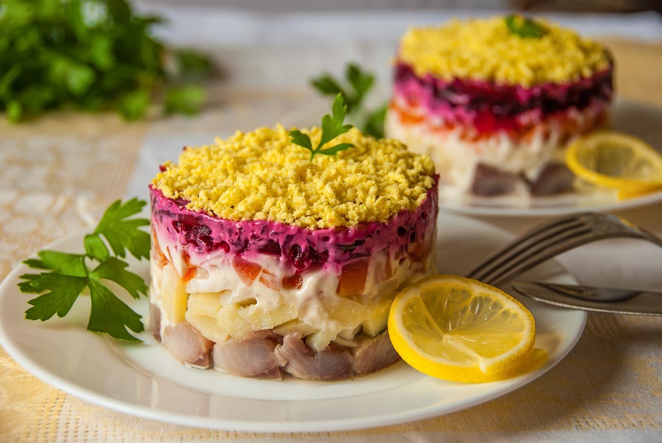 Cinque piatti che ogni russo cucina per il cenone di Capodanno - Russia ...