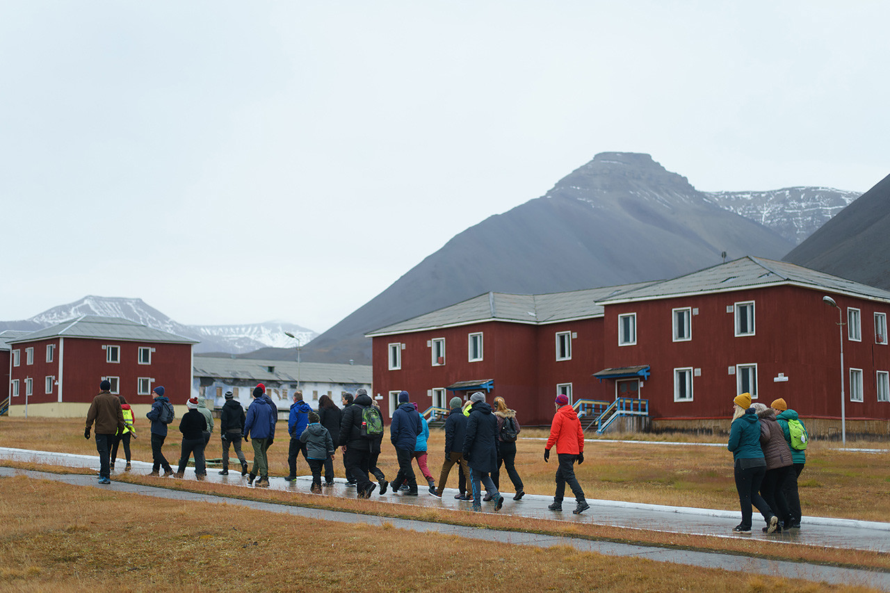 Arctic life in the Russian towns of Barentsburg and Pyramiden (PHOTOS ...