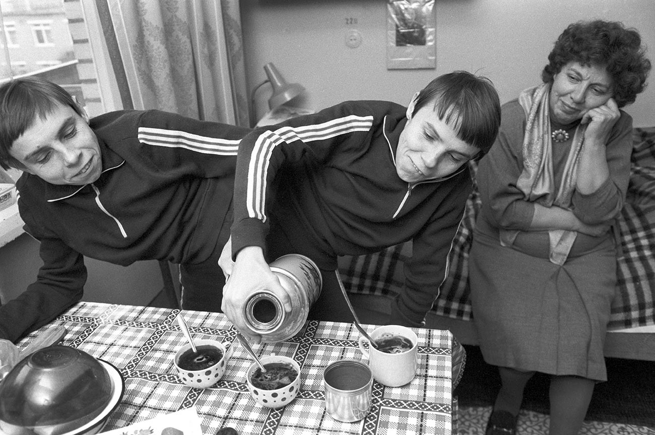 The fate of the USSR's most famous Siamese twins - Russia Beyond