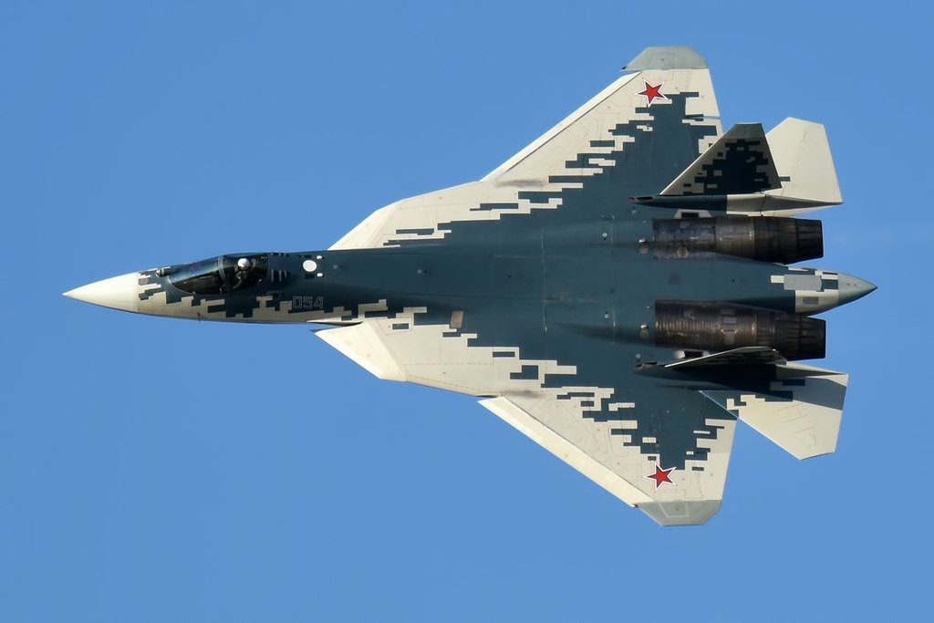 El Su-57 derrotaría al F-35 de EE UU en combate aéreo cercano, según ...