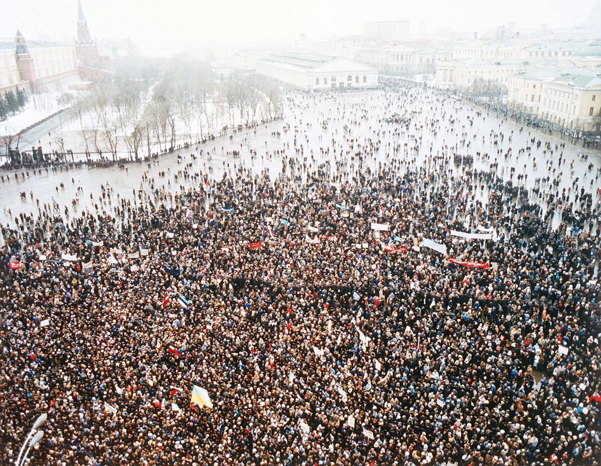 4 febbraio 1990, il giorno in cui si tenne la più grande manifestazione ...