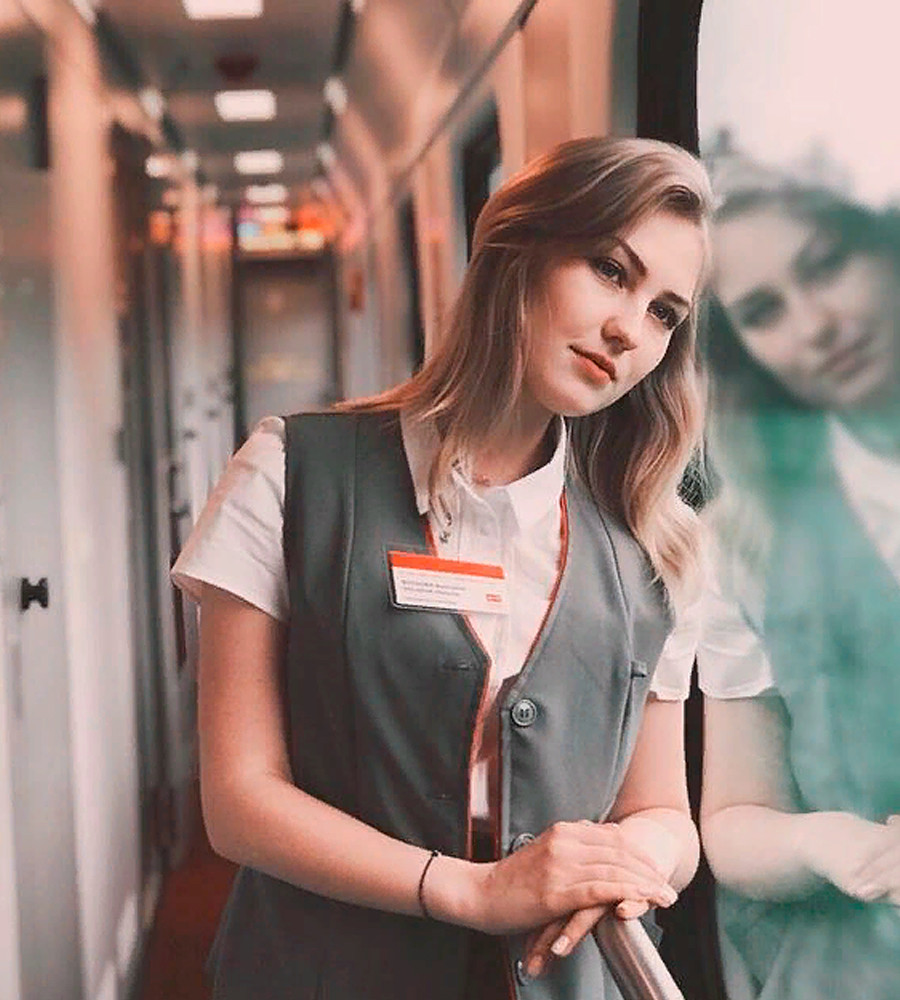 “Professione: provodnitsa”, le foto di 15 ragazze che lavorano sui ...