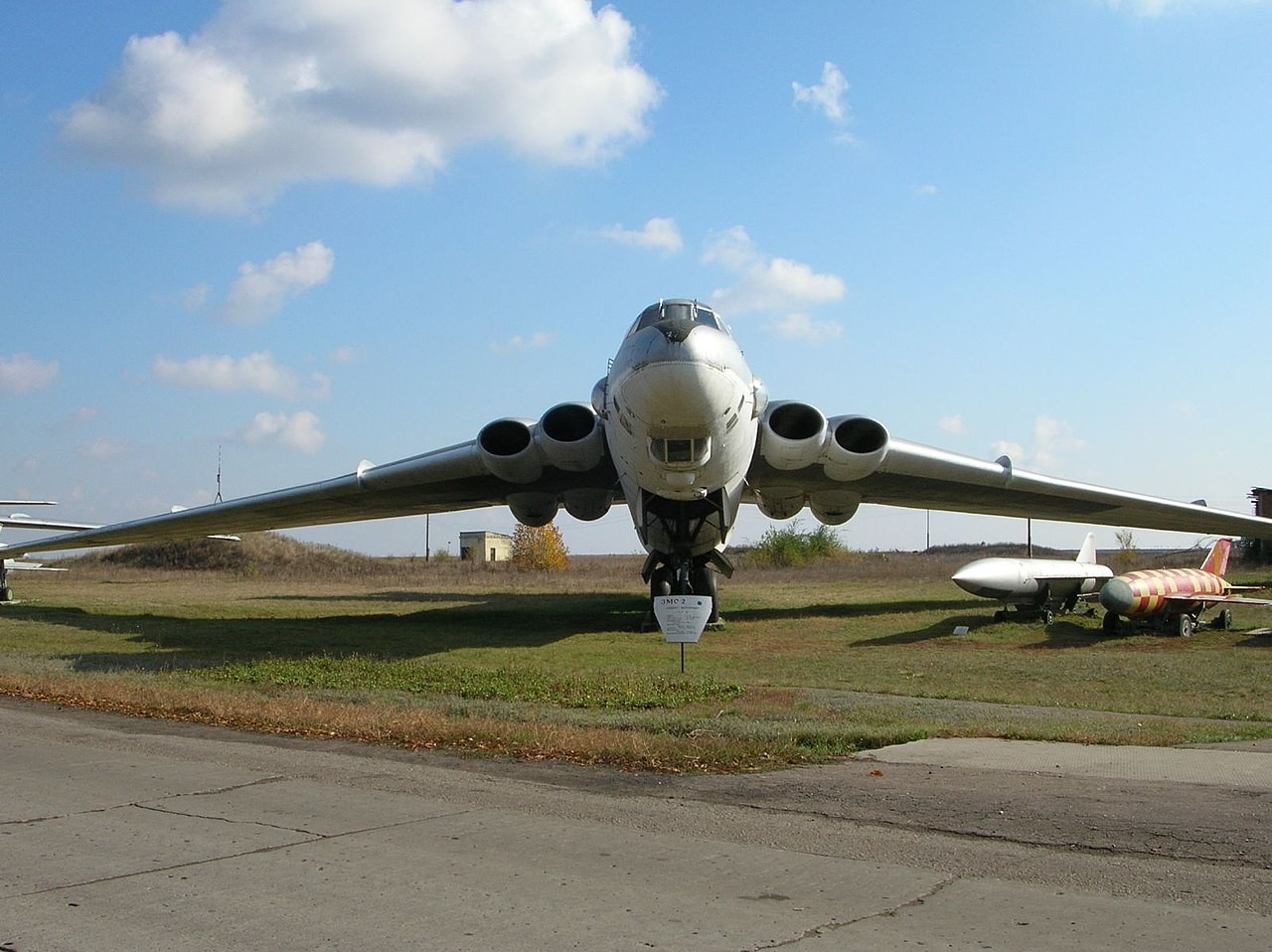 «Tonneau volant»: cet avion géant qui transportait des vaisseaux ...
