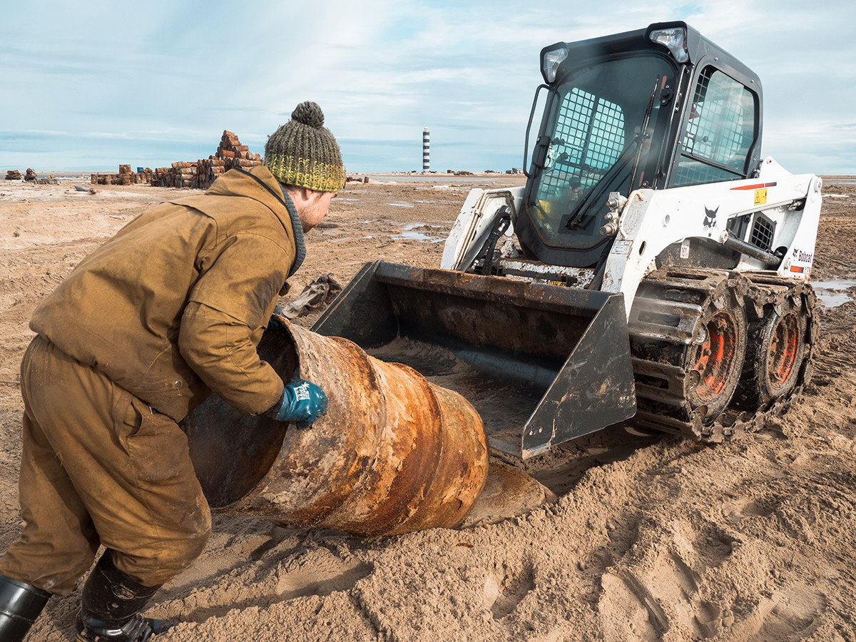Polar clean ups: Fighting pollution in the Russian Arctic - Russia Beyond