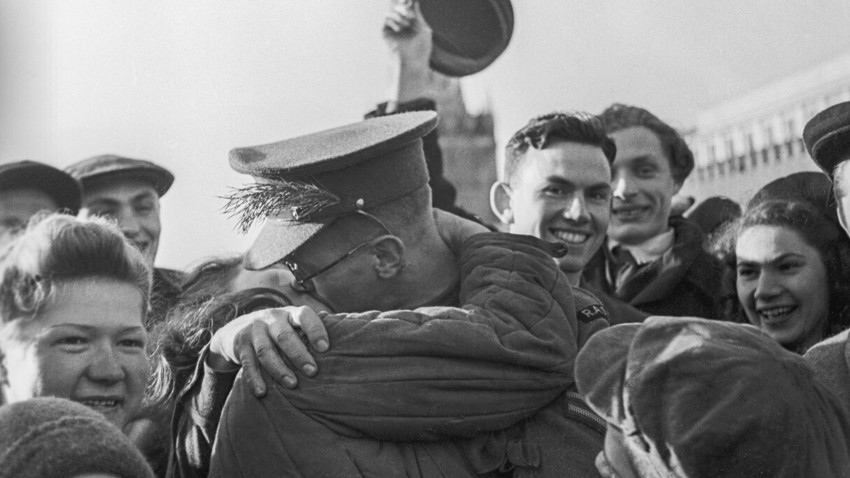 How Soviet people celebrated victory in World War II - Russia Beyond
