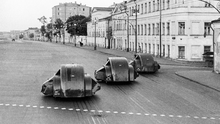 These ‘sweepers’ and ‘sprinklers’ kept Soviet streets clean (PHOTOS ...