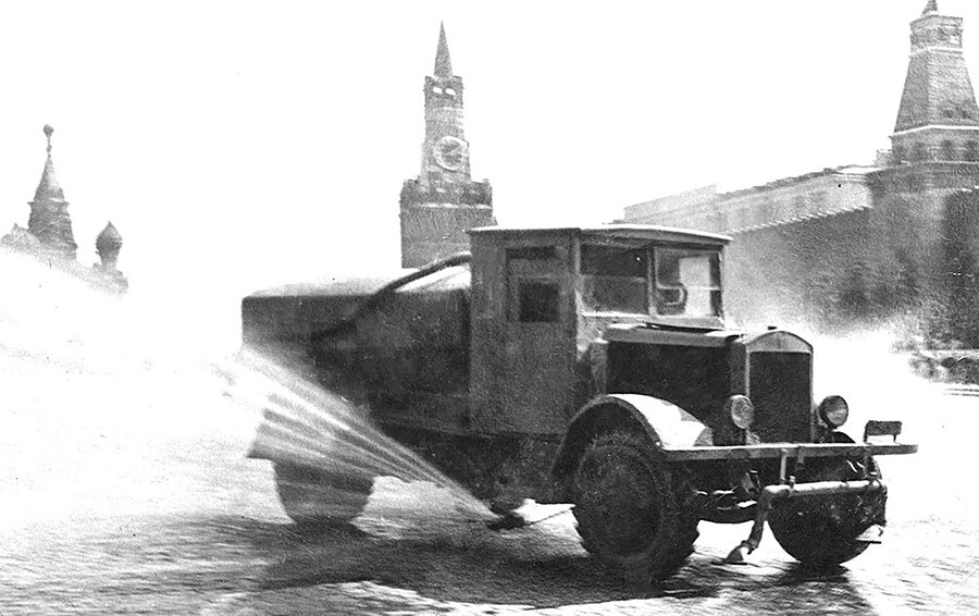 These ‘sweepers’ and ‘sprinklers’ kept Soviet streets clean (PHOTOS ...