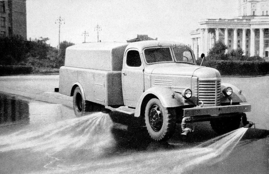 These ‘sweepers’ and ‘sprinklers’ kept Soviet streets clean (PHOTOS ...