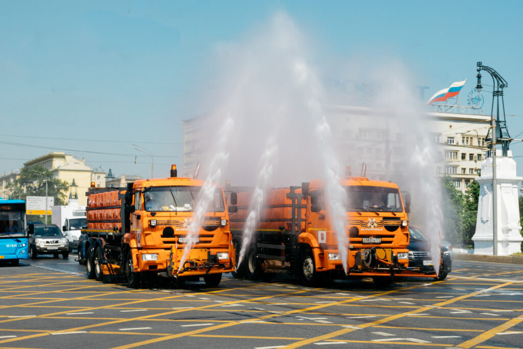 These ‘sweepers’ and ‘sprinklers’ kept Soviet streets clean (PHOTOS ...