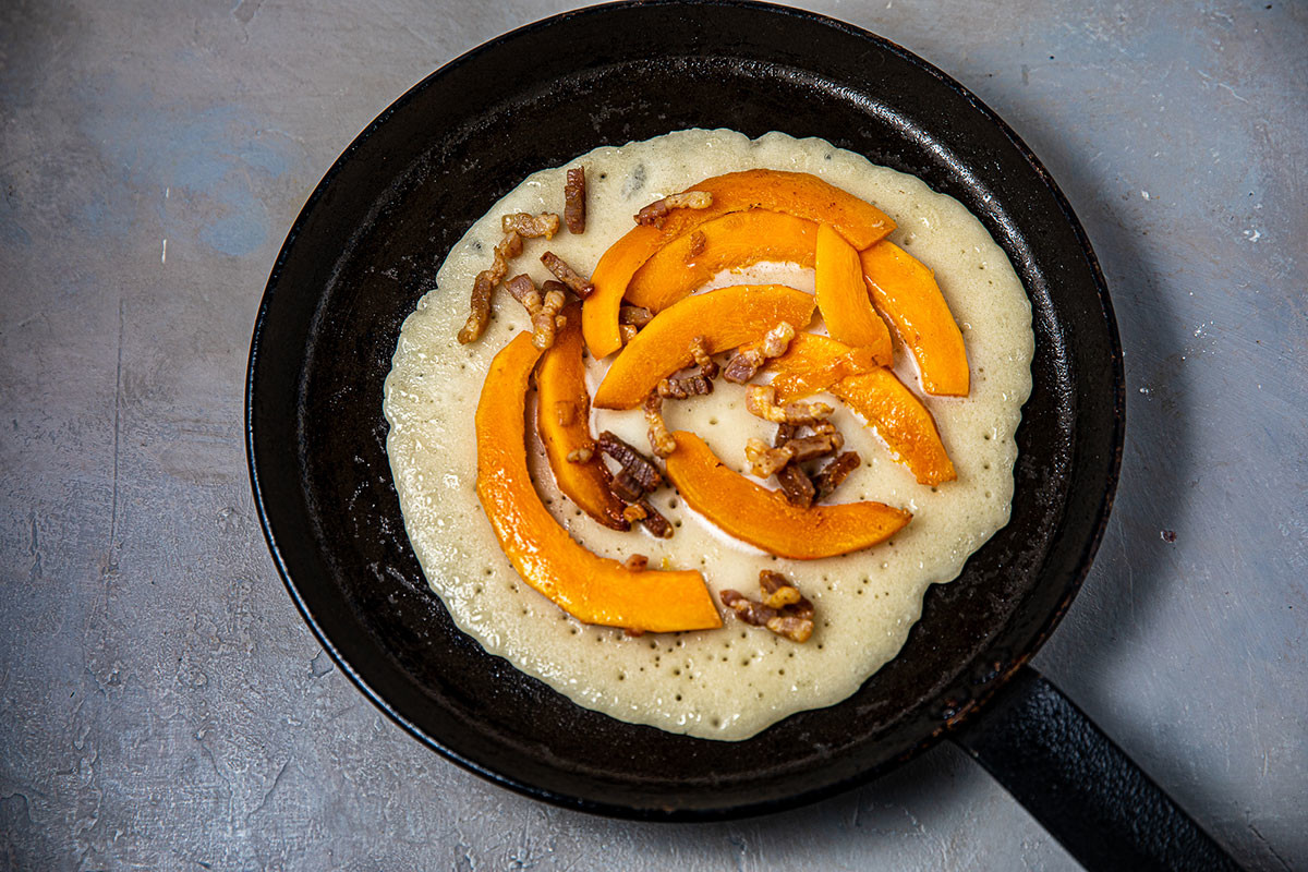 Tabani: Die perfekte Kombination aus Pfannkuchen und Pizza (REZEPT ...