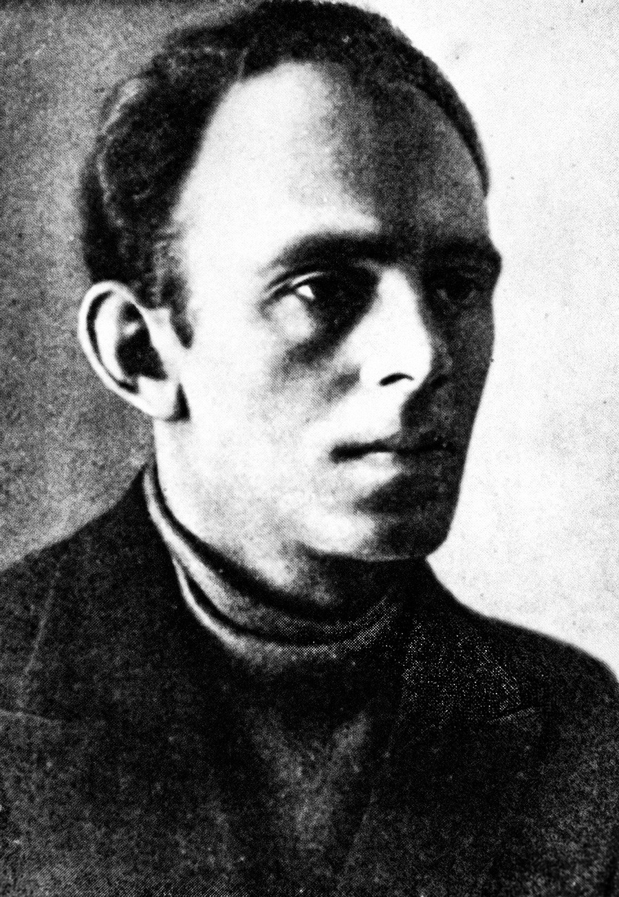 How major Russian poets tried to COMMUNICATE with Stalin - Russia Beyond